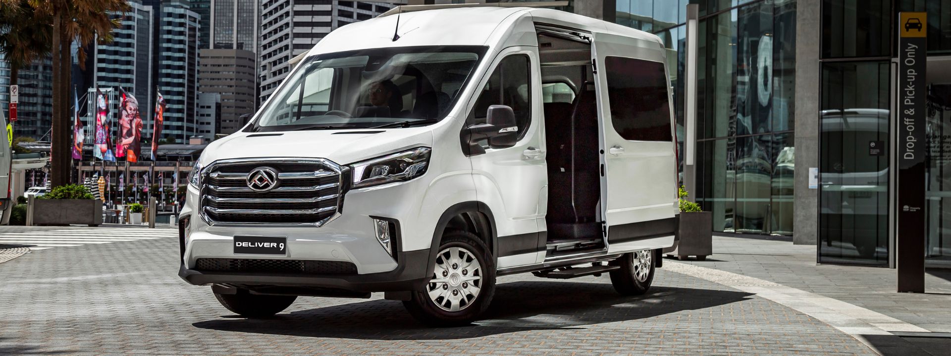 Discover Deliver 9 Bus - 11, 12 or 14 Seat | LDV Australia